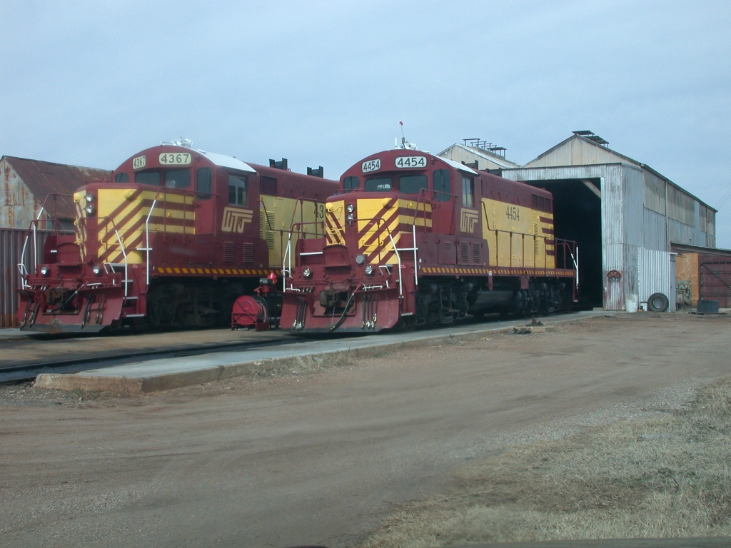 WTJR 4367 28Feb2010 at the WT&J shop